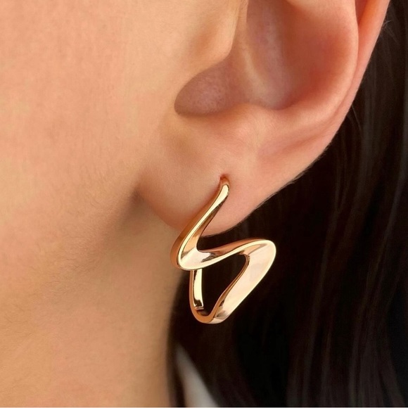 Sc Jewelry | Jewelry | Wavy Stud Earrings 8k Gold Plated Modern ...